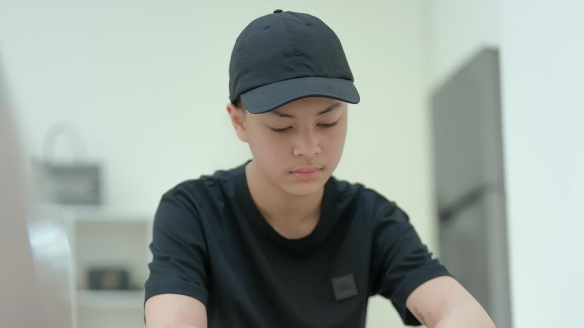 FOTO: Potret Keanu Massaid Putra Angelina Sondakh, Tampan dan Mirip ...