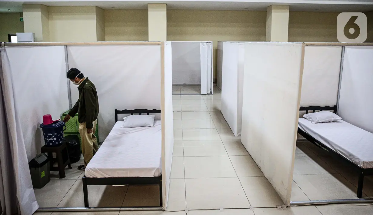 FOTO: Menilik Bilik Isolasi Mandiri Pasien Covid-19 di GOR Pademangan ...