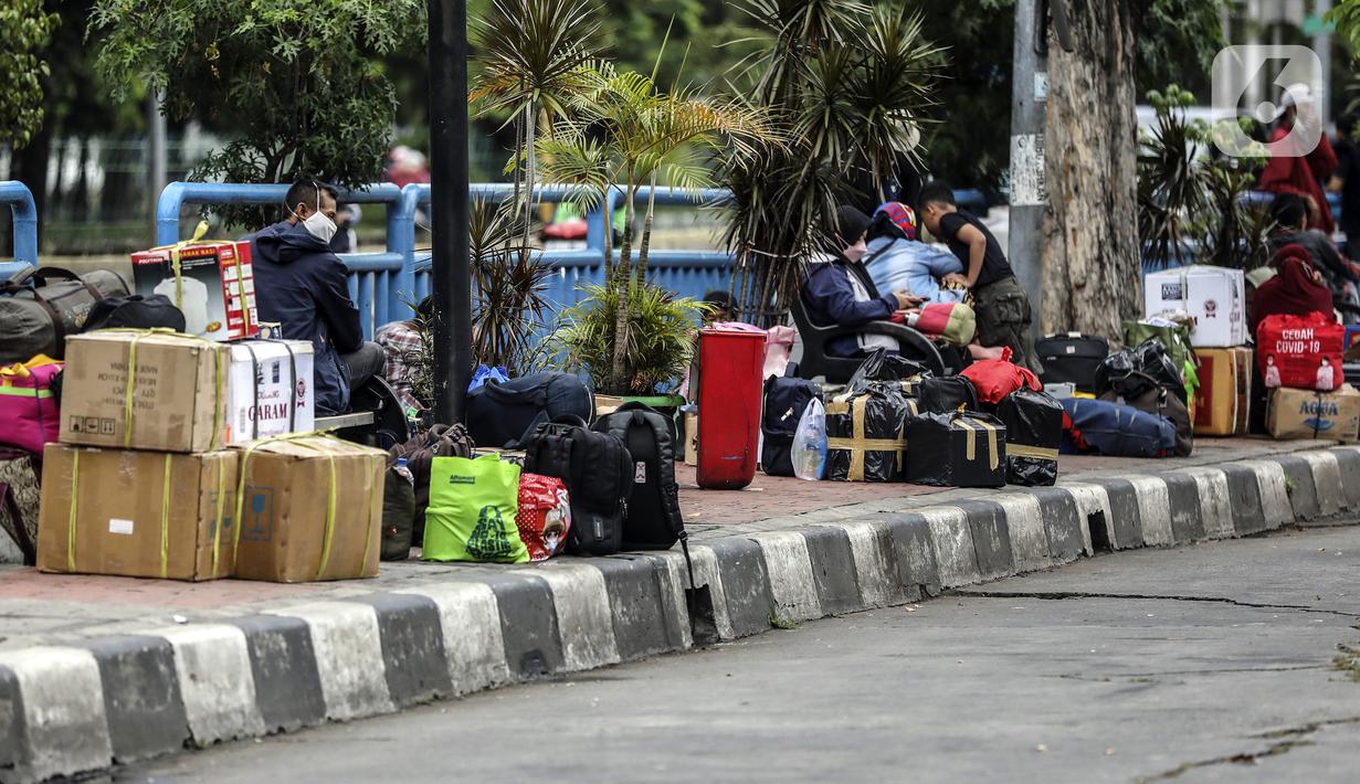 FOTO: Terminal Grogol Mulai Dipadati Pemudik - Foto Liputan6.com