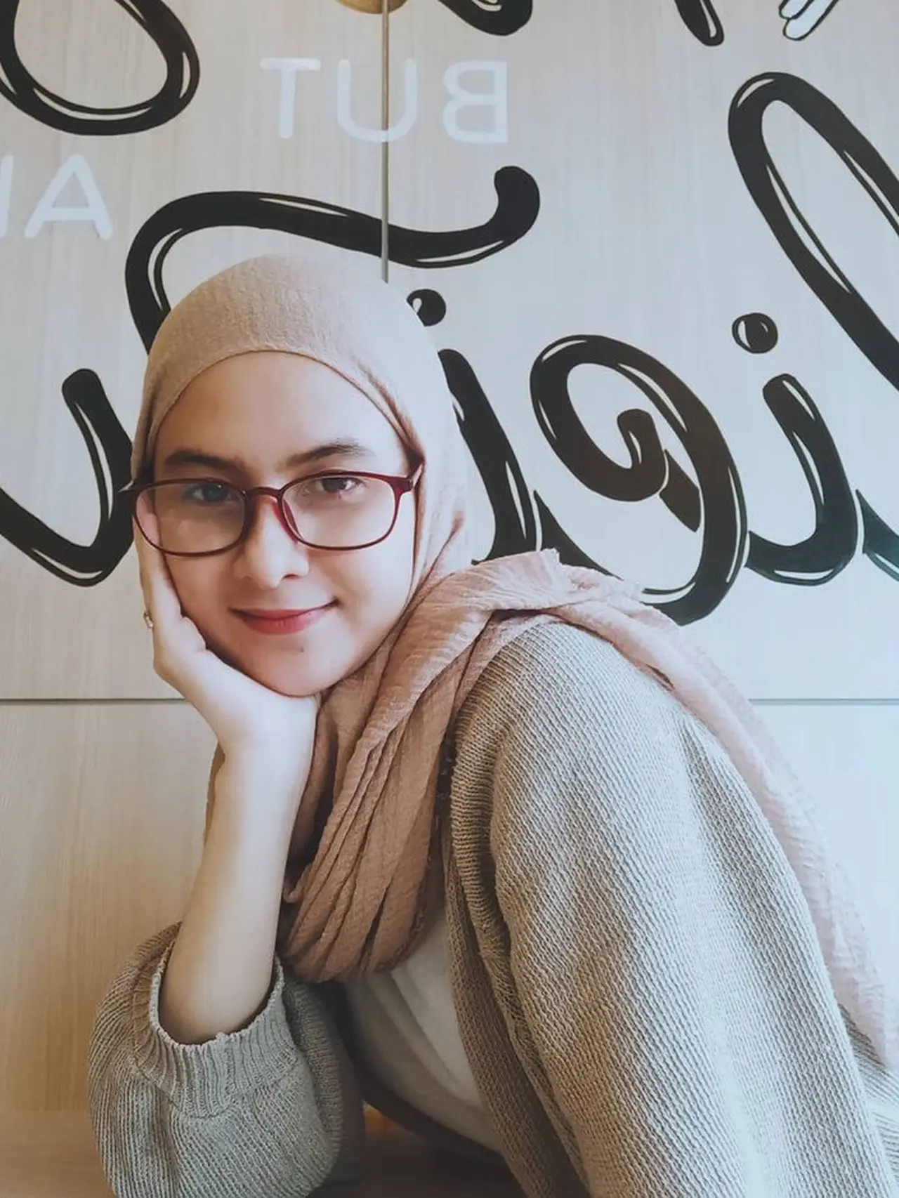 Resmi Menikah, Ini 6 Potret Lestari Istri Adi Sastro Mantan Pacar ...