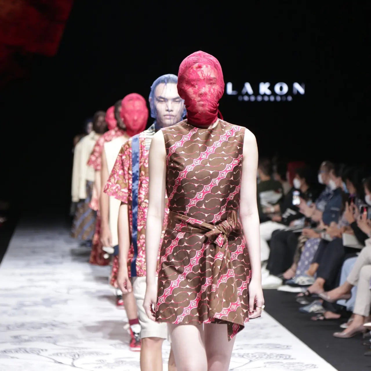 Lakon Indonesia Luncurkan Koleksi Bertema Lorong Waktu Berkolaborasi dengan Seniman Pekalongan ...