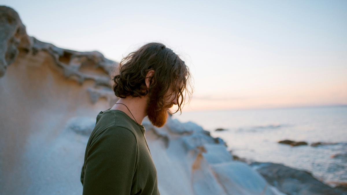 Rekomendasi 7 Gaya Rambut Lurus Untuk Pria, Bikin Penampilan Jadi ...