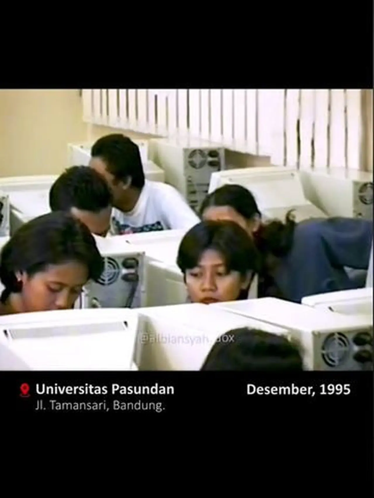 6 Potret Suasana Perkuliahan di Universitas Pasundan Pada 1995, Pakai ...