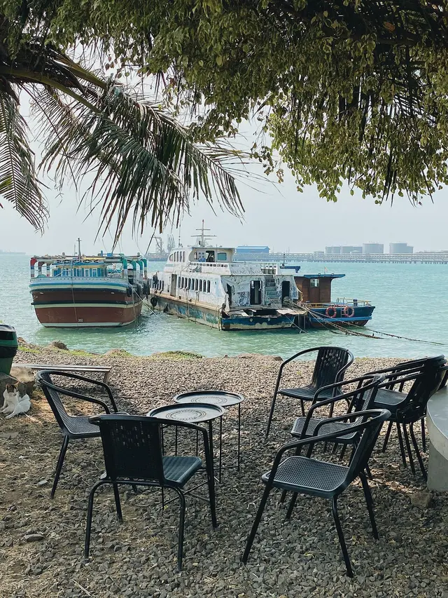 Kafe Tepian Merak Banten, Pilihan Tepat Kongko di Dekat Pantai ...