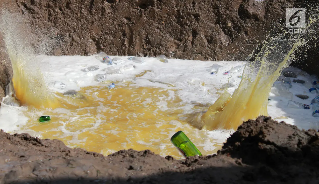 FOTO: Polres Gorontalo Musnahkan Puluhan Ribu Liter Miras - Foto ...