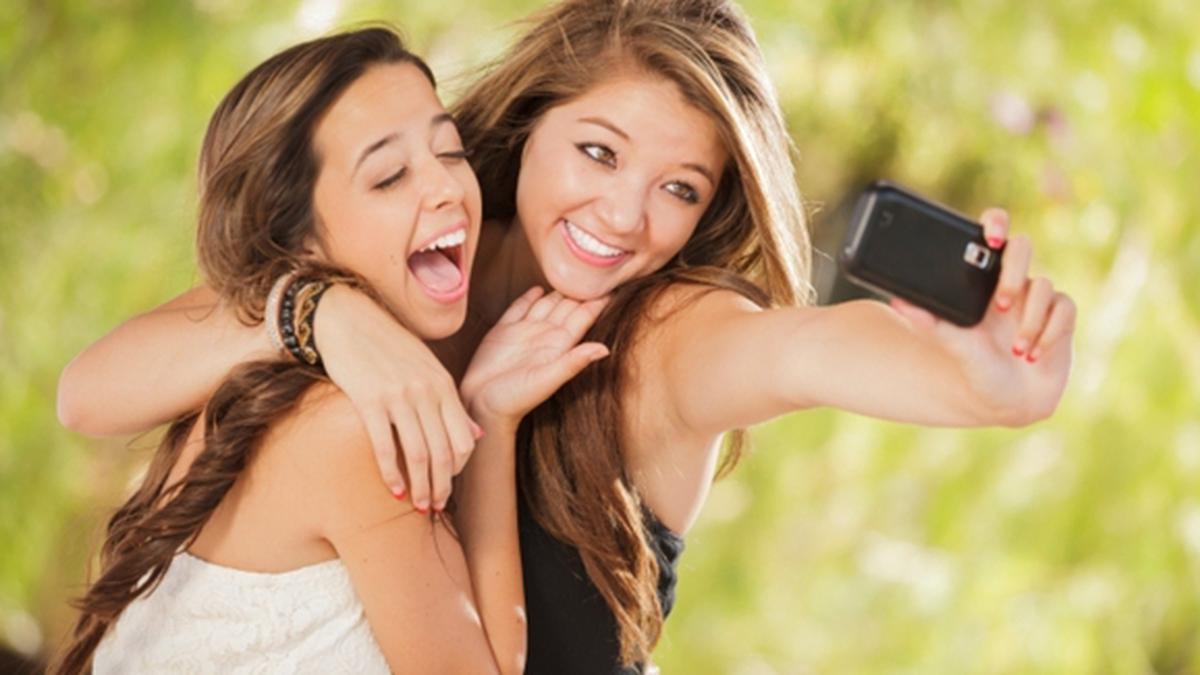 Bagaimana Tren Selfie Berkembang? 5 Fakta Ini Bisa Membuat Anda Senyum ...