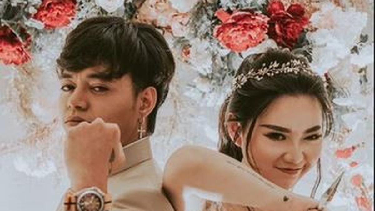 Foto Pernikahan Reza Arap dan Wendy Walters Berganti Kalimat, Singgung Rasa Trauma Pasca Isu ...