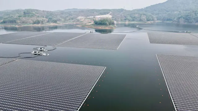 Panel Surya PLTS Cirata Tak Tenggelam Meski di Atas Waduk, Ini ...