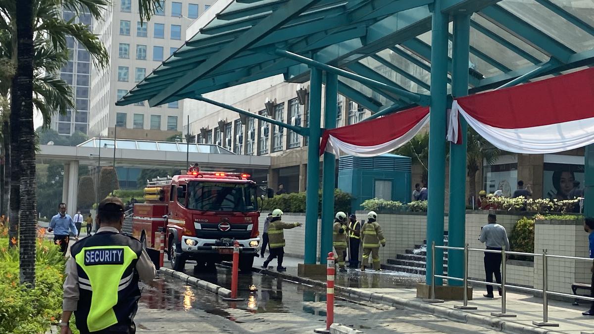 Kebakaran di Plaza Senayan, Simak Himbauan Pengusaha Mal - Bisnis ...