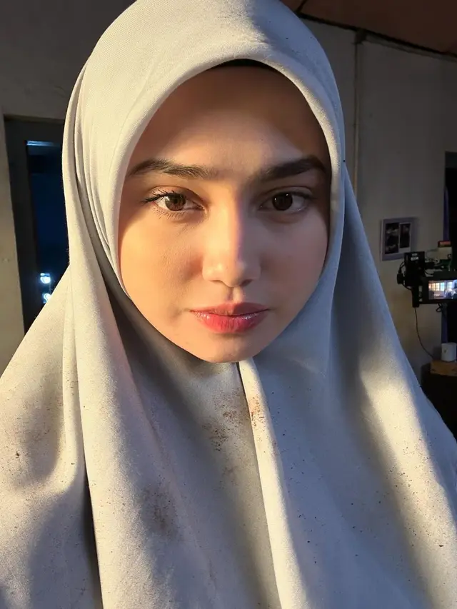 7 Potret Gaya Muslimah Ala Syifa Hadju, Dipuji Cantik dan Buat Terpesona saat Kenakan Hijab ...