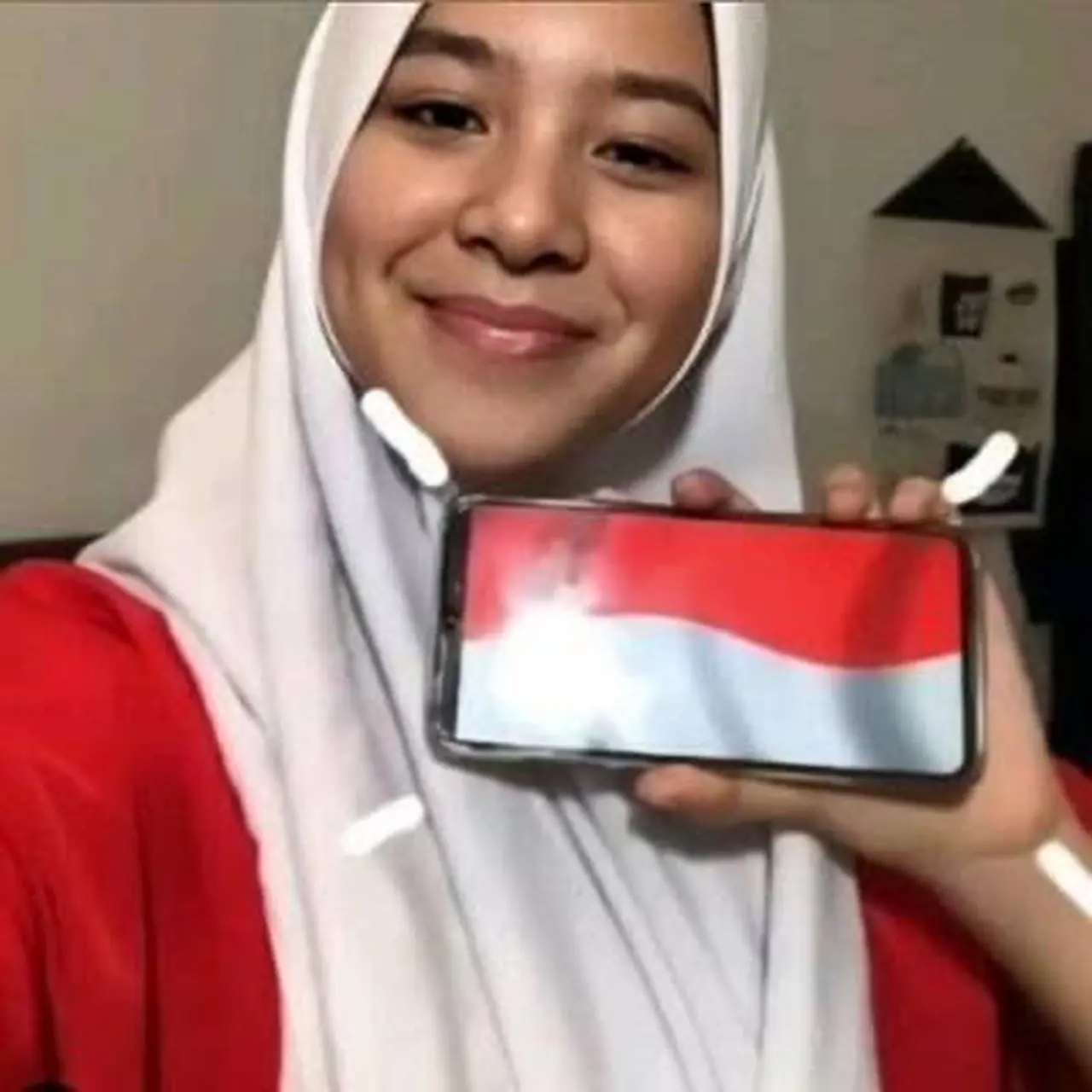 5 Potret Zee JKT48 saat Tampil Berhijab Ini Curi Perhatian, Menawan - Hot Liputan6.com