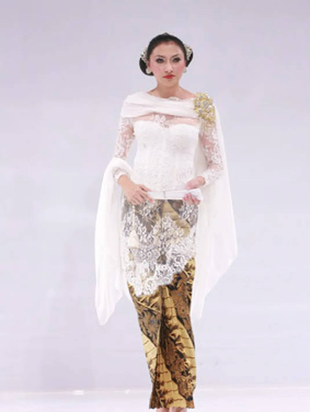 Adjie Notonegoro: Pengantin Dwi Kultur - Photo Fimela.com