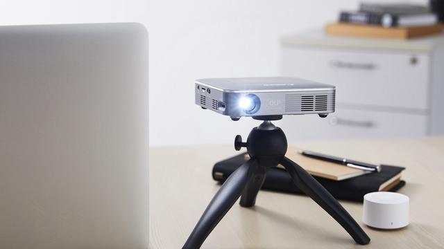 Proyektor Mini Canon MP250, Gadget Unik untuk Dukung Nonton dan Kerja ...