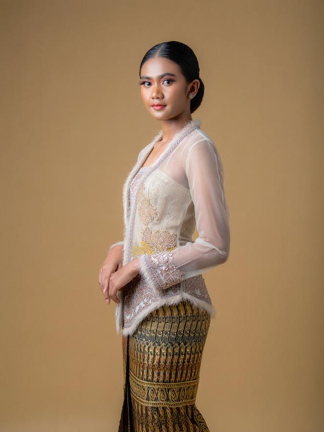 6 Model Rok Songket Dipadukan dengan Kebaya Encim, Gaya Elegan Nan Berkelas
