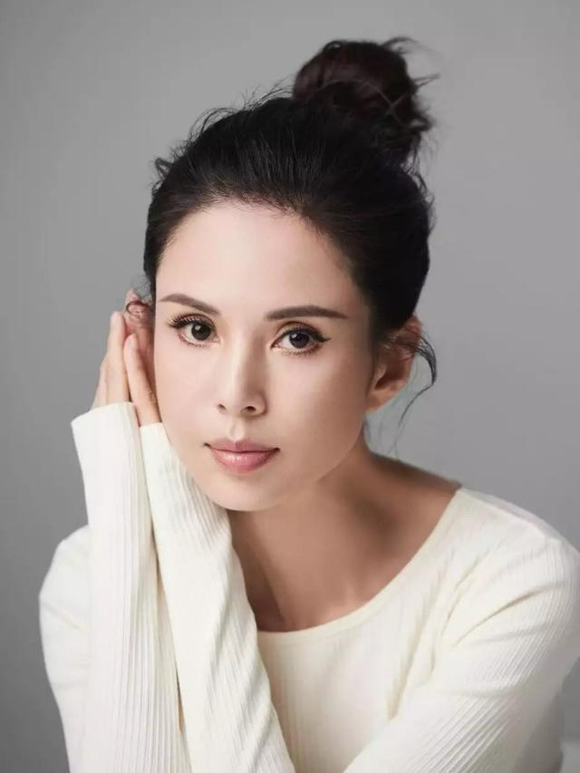 11 Potret Carman Lee Pemeran Bibi Lung di Serial Yoko, Tetap Segar dan ...