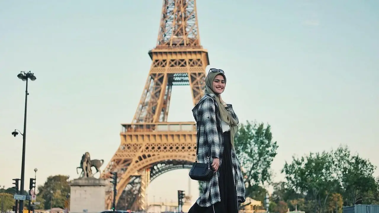 Influencer Dian Widayanti Suarakan Gaya Hidup Halal, Nonton Demo Masak ...