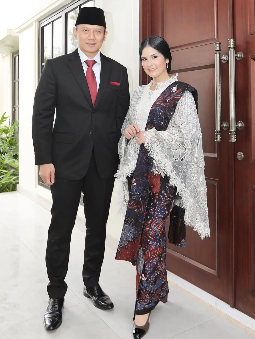 10 Potret Adu Pesona Menantu SBY, Intip Gaya Elegan nan Mesra Annisa ...
