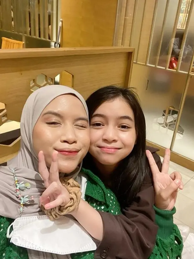 Potret Kedekatan 6 Putri Seleb Bersama Ibu Sambungnya, Penuh Kasih - Hot Liputan6.com