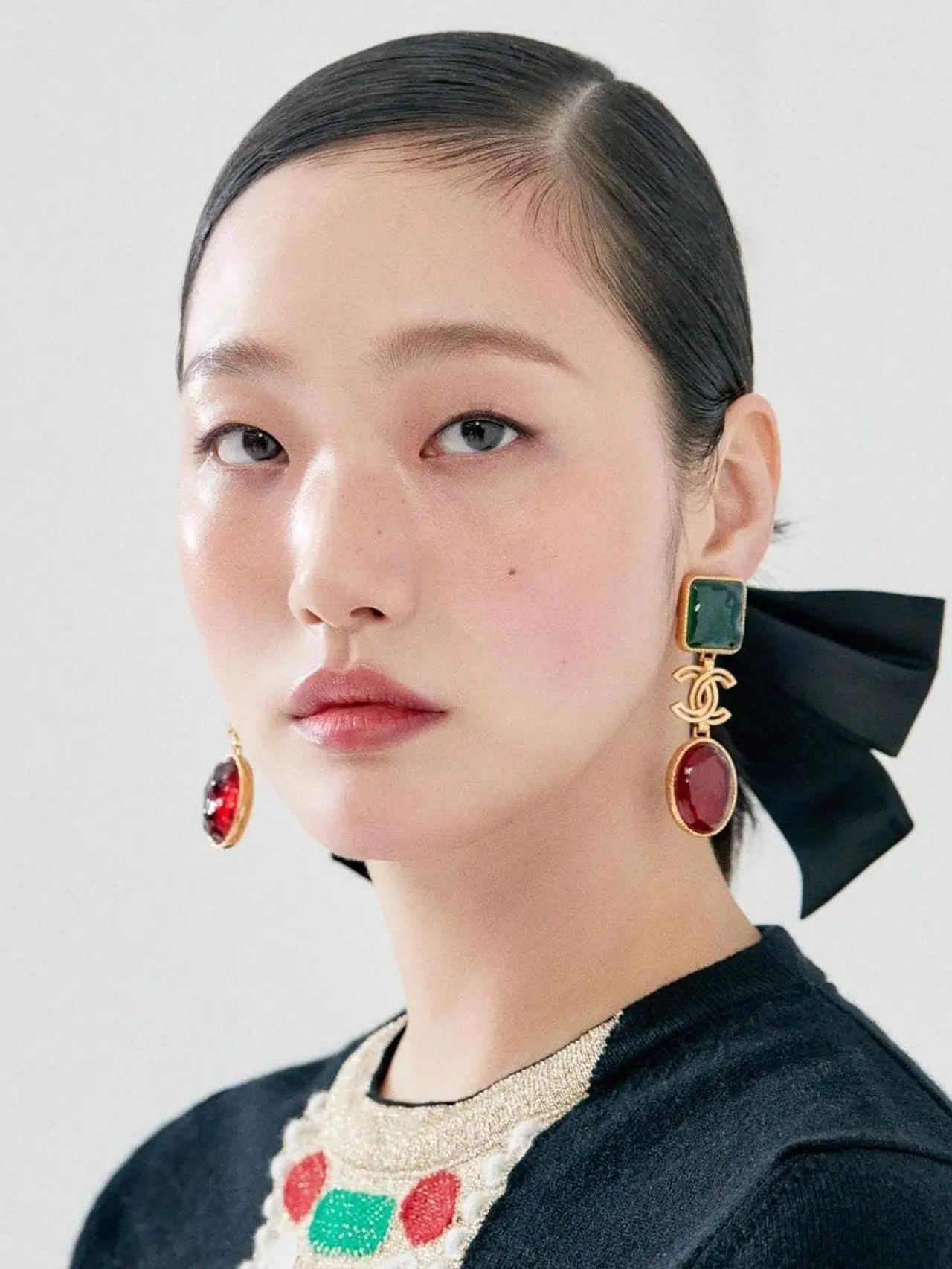 Mengenal Dukun Cantik di Film Exhuma, Intip Potret Kim Go-eun yang ...