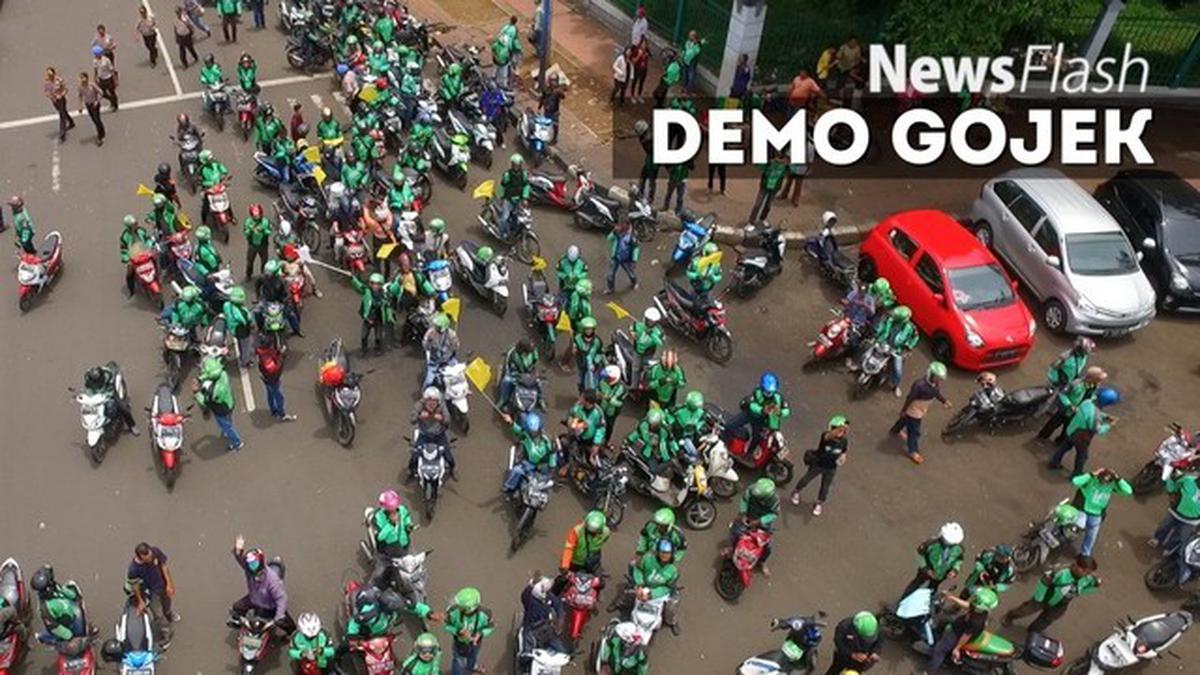 NEWS FLASH: Bawa Bendera Kuning, Driver Gojek ke Balai Kota - Video ...