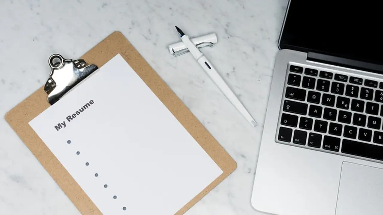 Apa Itu Resume: Fungsi, Tujuan, Jenis, dan Cara Membuatnya yang Benar ...