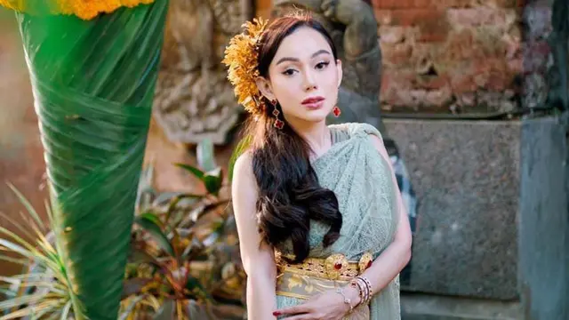 Selebgram Putri Permata Dapat Pujian Princess of Bahrain - ShowBiz ...