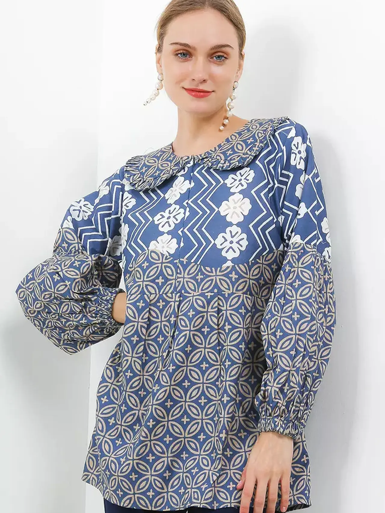 7 Rekomendasi Model Atasan Batik Wanita yang Elegan, Cocok untuk ...