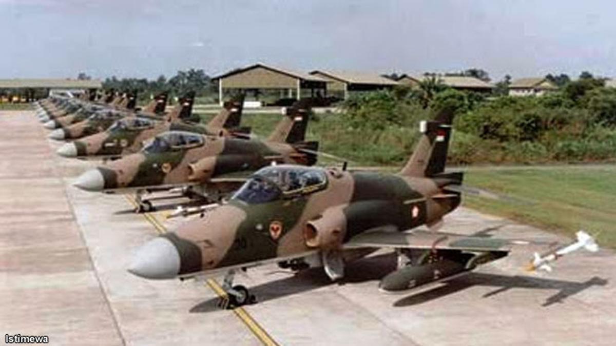 Rem Bermasalah, Jet Tempur Hawk 100 Keluar Landasan - News Liputan6.com