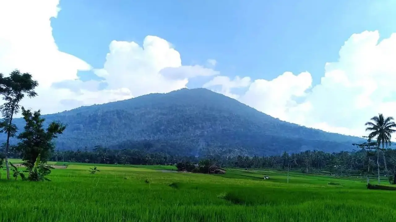 6 Fakta Menarik Gunung Pulosari di Banten yang Disebut Tempat Keramat ...