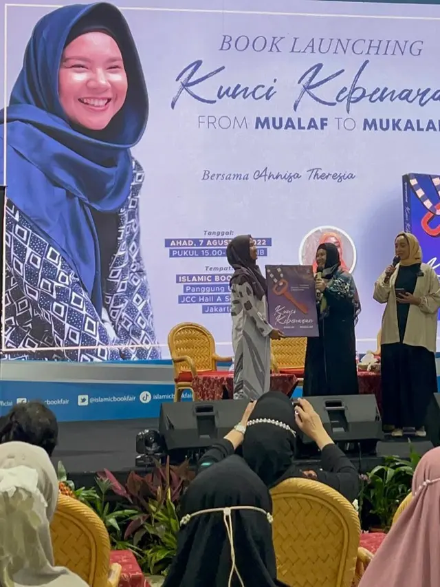 Jadi Guru Ngaji, Ini 7 Potret Terbaru Penyanyi Tere Setelah Mualaf dan ...