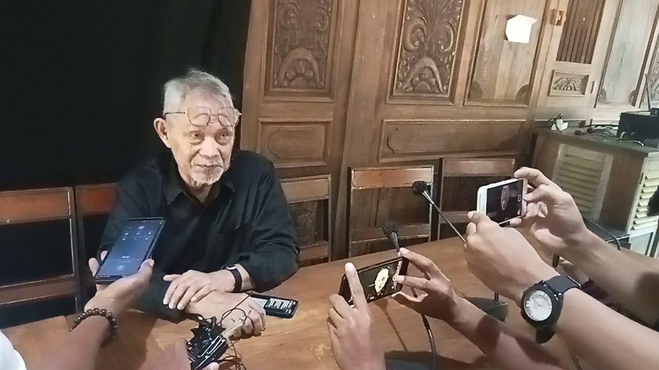 Sentilan Keras Goenawan Mohamad Usai Bertemu Gus Mus: Kesetiaan Bisa ...