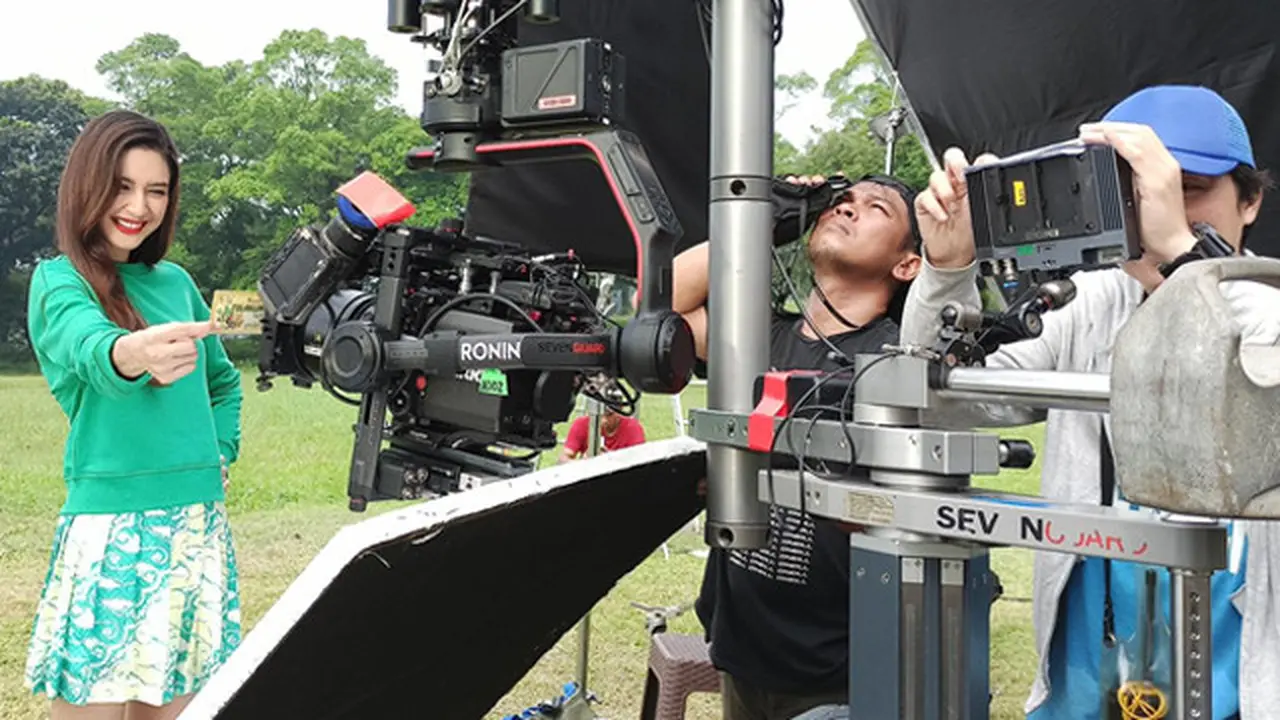 Sutradara Adalah Orang yang Berperan Penting dalam Seni Pertunjukan ...