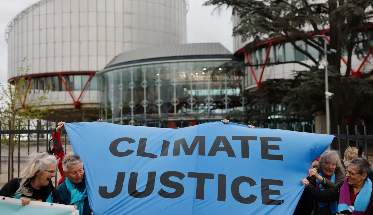 Menanti Putusan Pengadilan HAM Internasional, Sejumlah Anak Muda Gelar ...