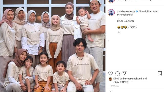 Lebaran di Rumah Saja, Zaskia Adya Mecca dan Keluarga Kompak Pakai Baju ...