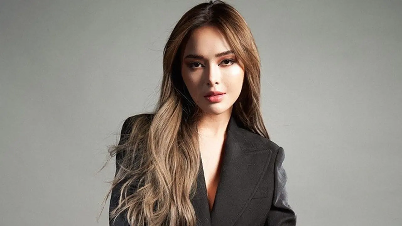 7 Gaya Pemotretan Terbaru Amanda Manopo Disebut Bikin Pangling ...