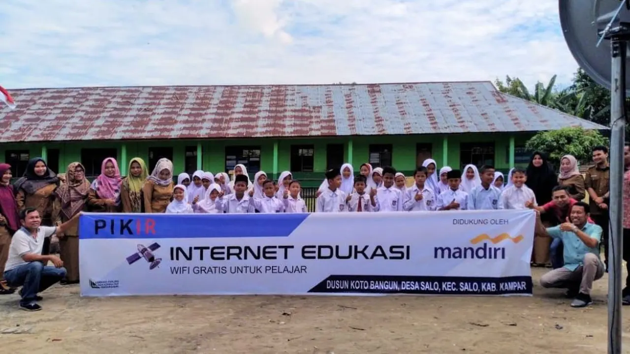 Solusi Jaringan Internet untuk Siswa dan Warga di Daerah Terpencil ...