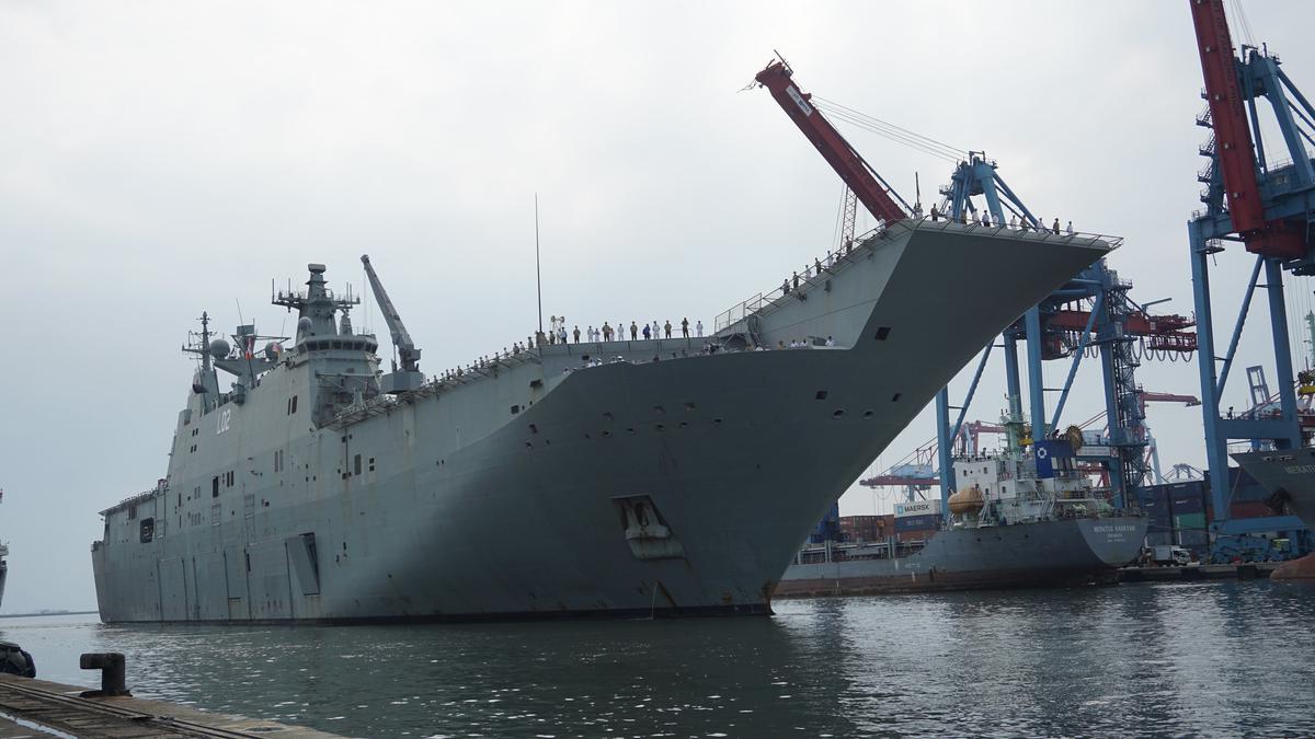 Top 3: Ketibaan Kapal AL Australia HMAS Canberra di Jakarta Jadi ...