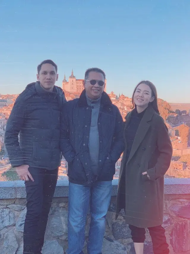 7 Potret Riana Rizki, Menantu Bambang Soesatyo yang Juga Adik Risa ...