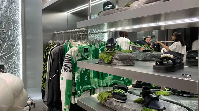 Konsep Futuristik Toko Offline Pertama MADER di ASHTA Distric 8 ...