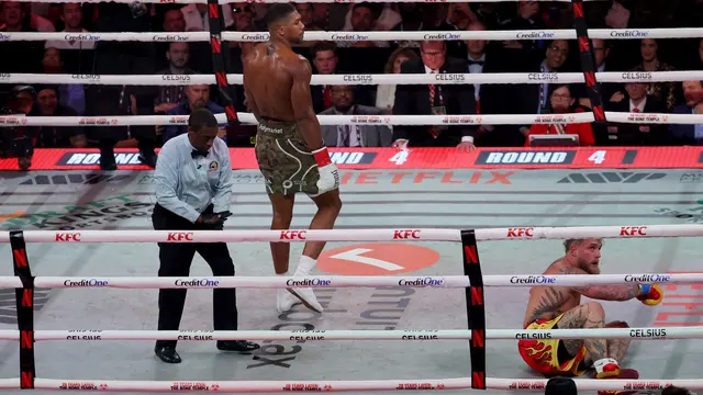 Anthony Joshua Pukul KO Jake Paul, Dominasi Ring Tinju Miami