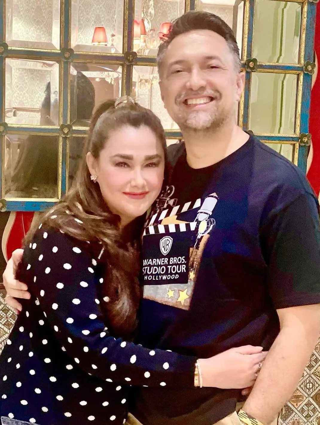 Jarang Tersorot, Potret Kemesraan Nia Zulkarnaen dan Ari Sihasale 19 Tahun Menikah - Photo ...