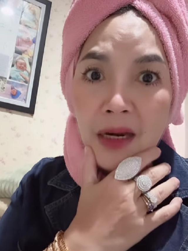 Inspirasi Model Perhiasan ala Ibunda Ayu Ting Ting yang Curi Perhatian