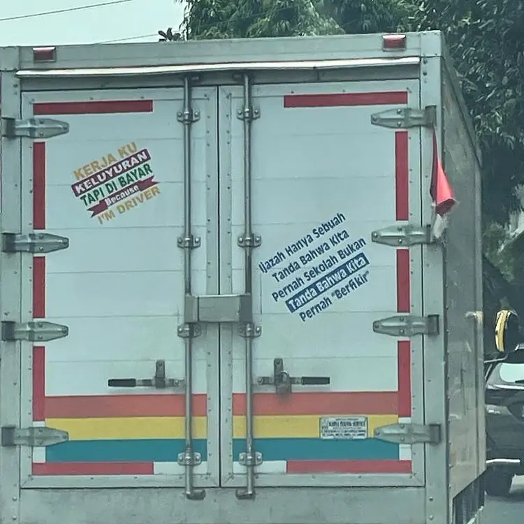 Tulisan Receh di Truk Ini Sukses Hilangkan Bete di Kemacetan, Ada yang ...