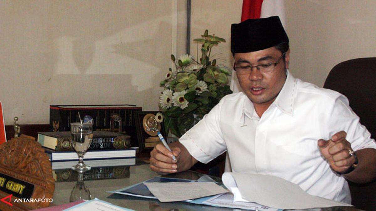 MA Kabulkan Pemecatan Bupati Garut Aceng Fikri - News Liputan6.com
