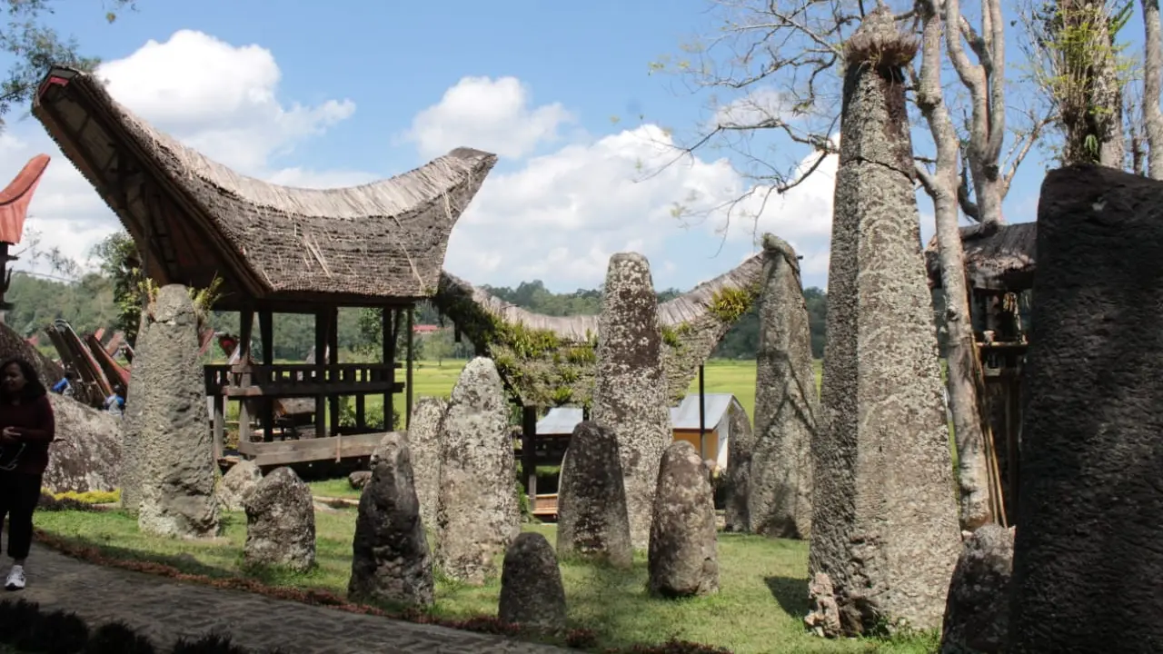 6 Fakta Menarik Toraja Utara, Punya Situs Warisan Budaya yang Diakui ...