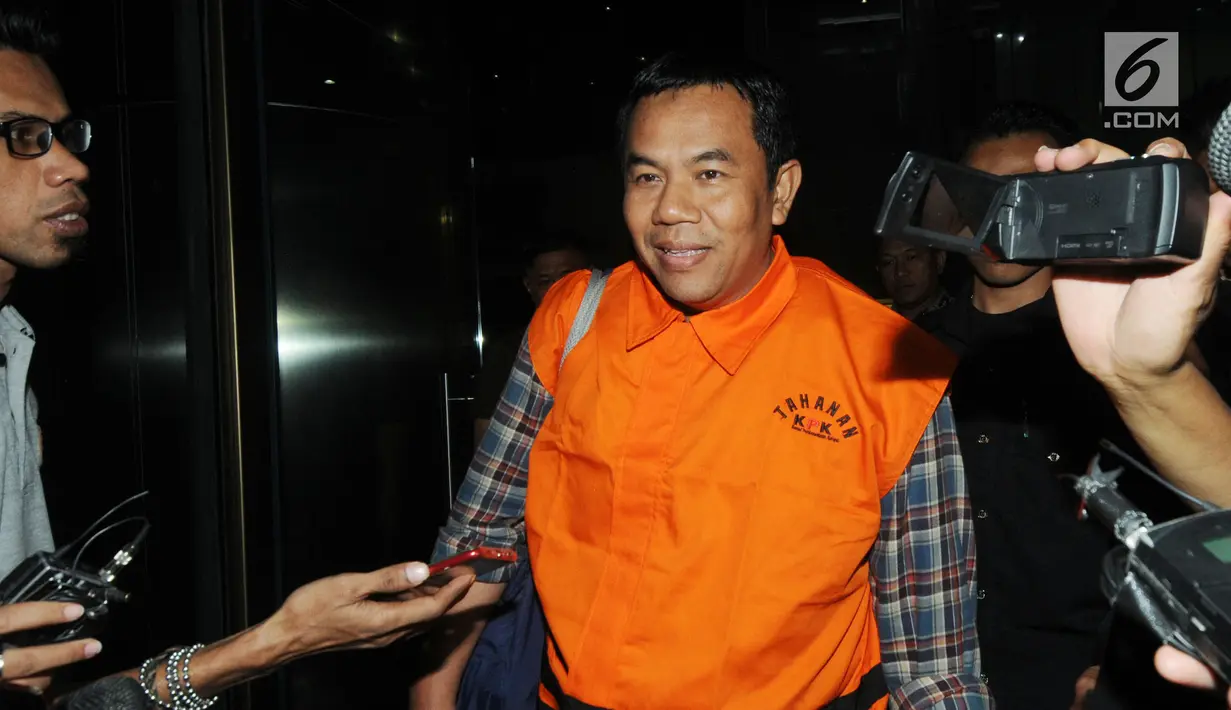 FOTO: Berompi Oranye, Mantan Wakil Bupati Malang Resmi Ditahan KPK ...