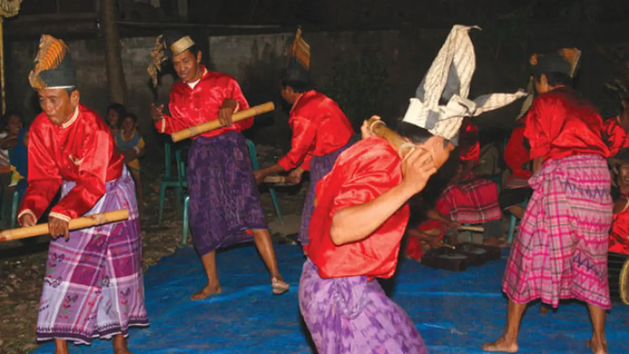 Mengenal Tari Gandrang Bulo, Warisan Seni Tradisional dari Makassar ...