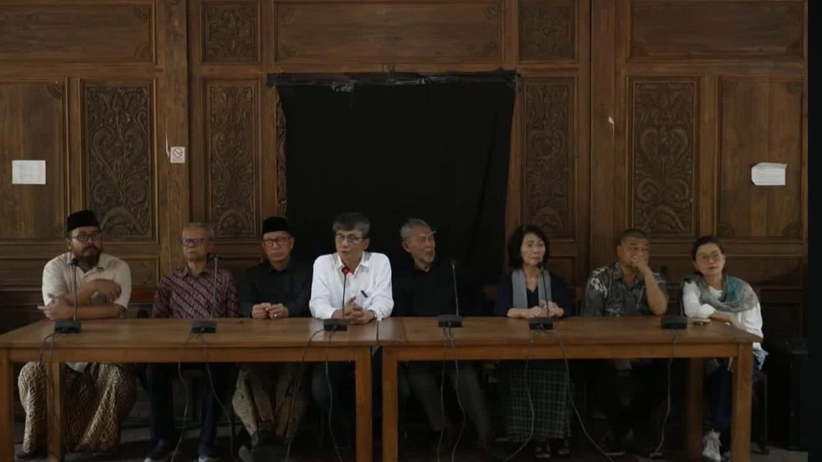 Sambangi Gus Mus, Goenawan Mohamad: Sekarang Semua Bisa Dibeli ...