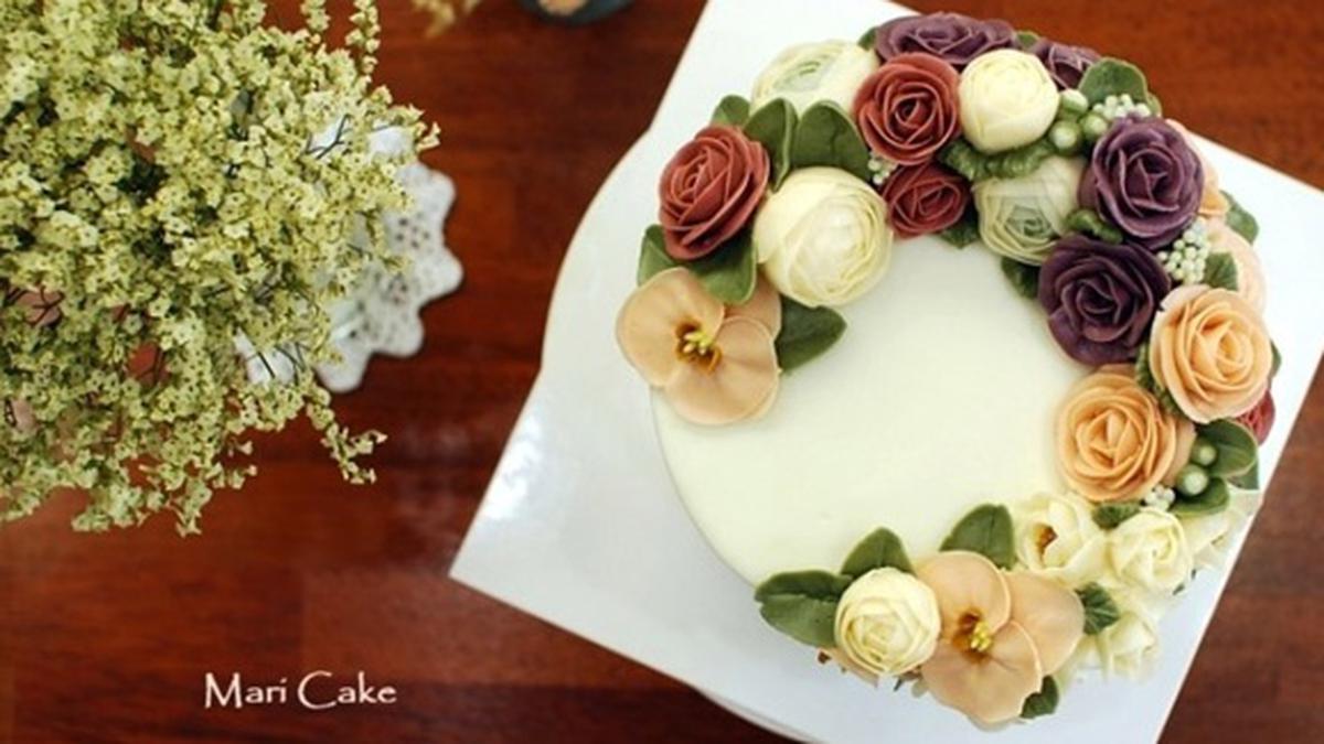 Cantik Seperti Aslinya, Kumpulan Bunga Hias Ini Ternyata Kue Untuk ...