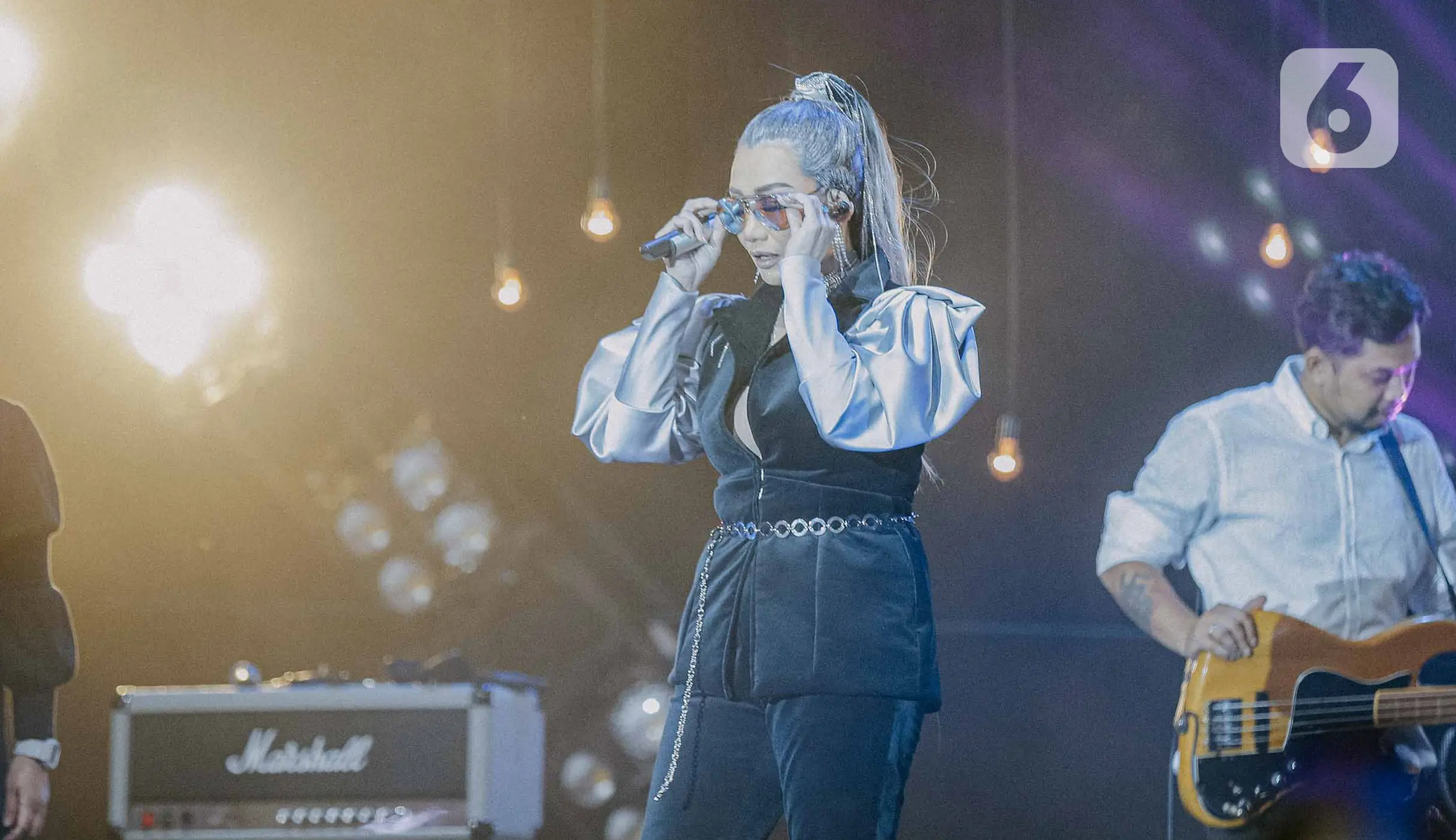 FOTO: Reza Artamevia Semarakkan Panggung Java Jazz Festival 2022 - Foto ...